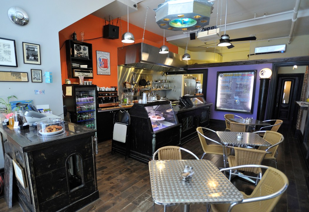 Café Checkpoint Charlie: un passage obligé