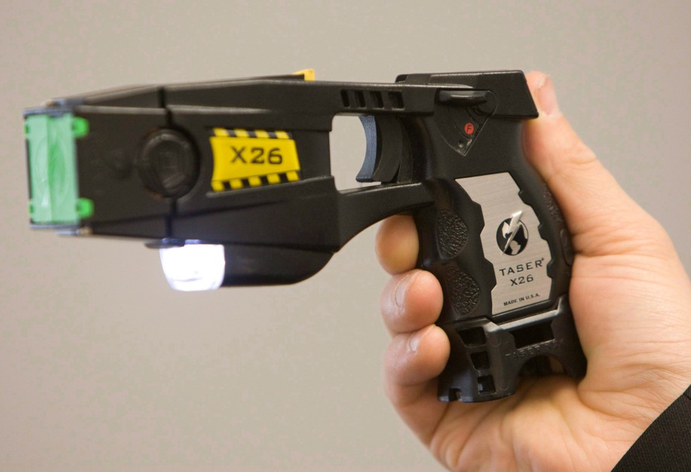 Trois fois plus de pistolets Taser au SPVM