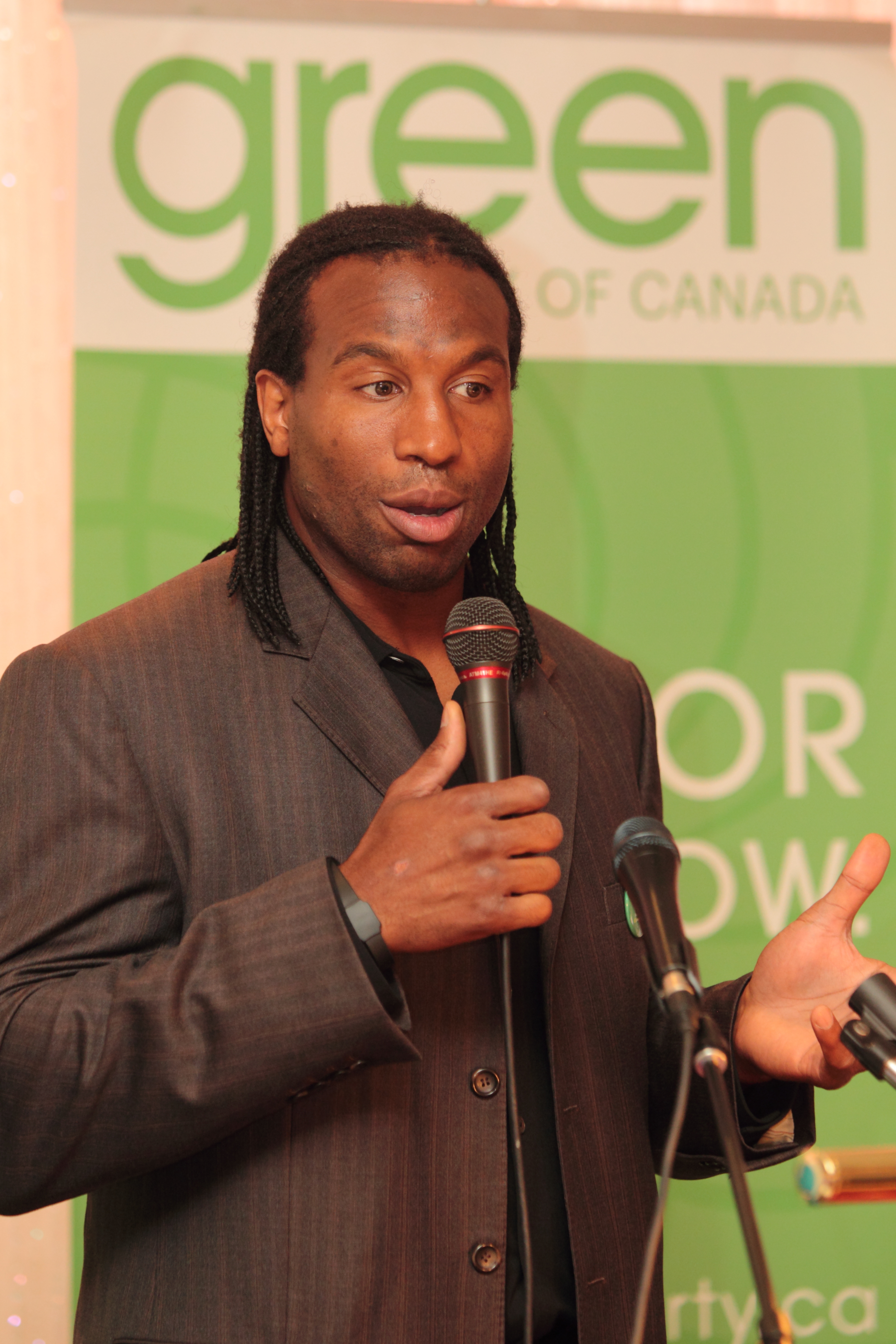 Georges Laraque est accusé de fraude
