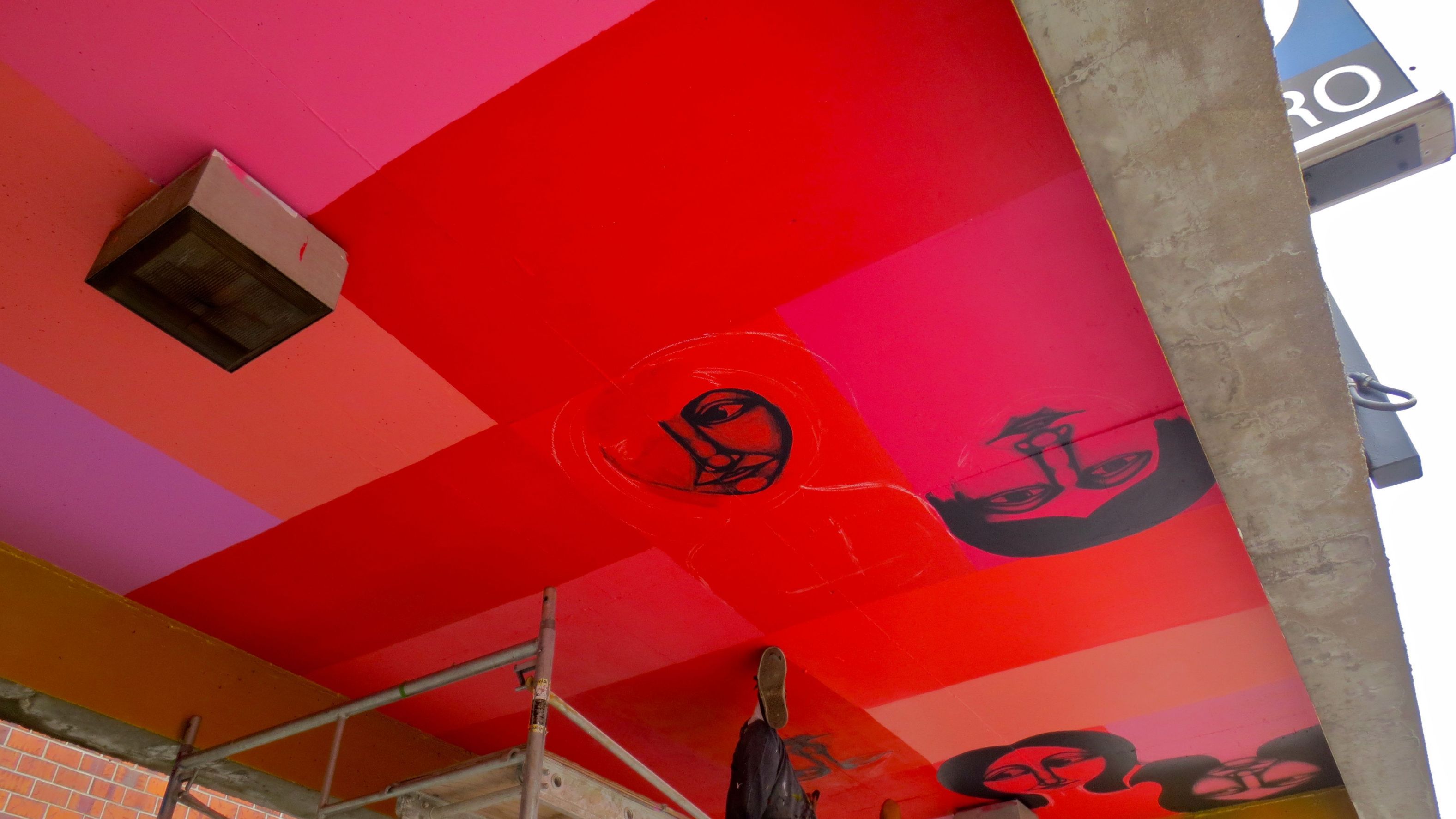 Des personnages peints sur la station de métro Jarry