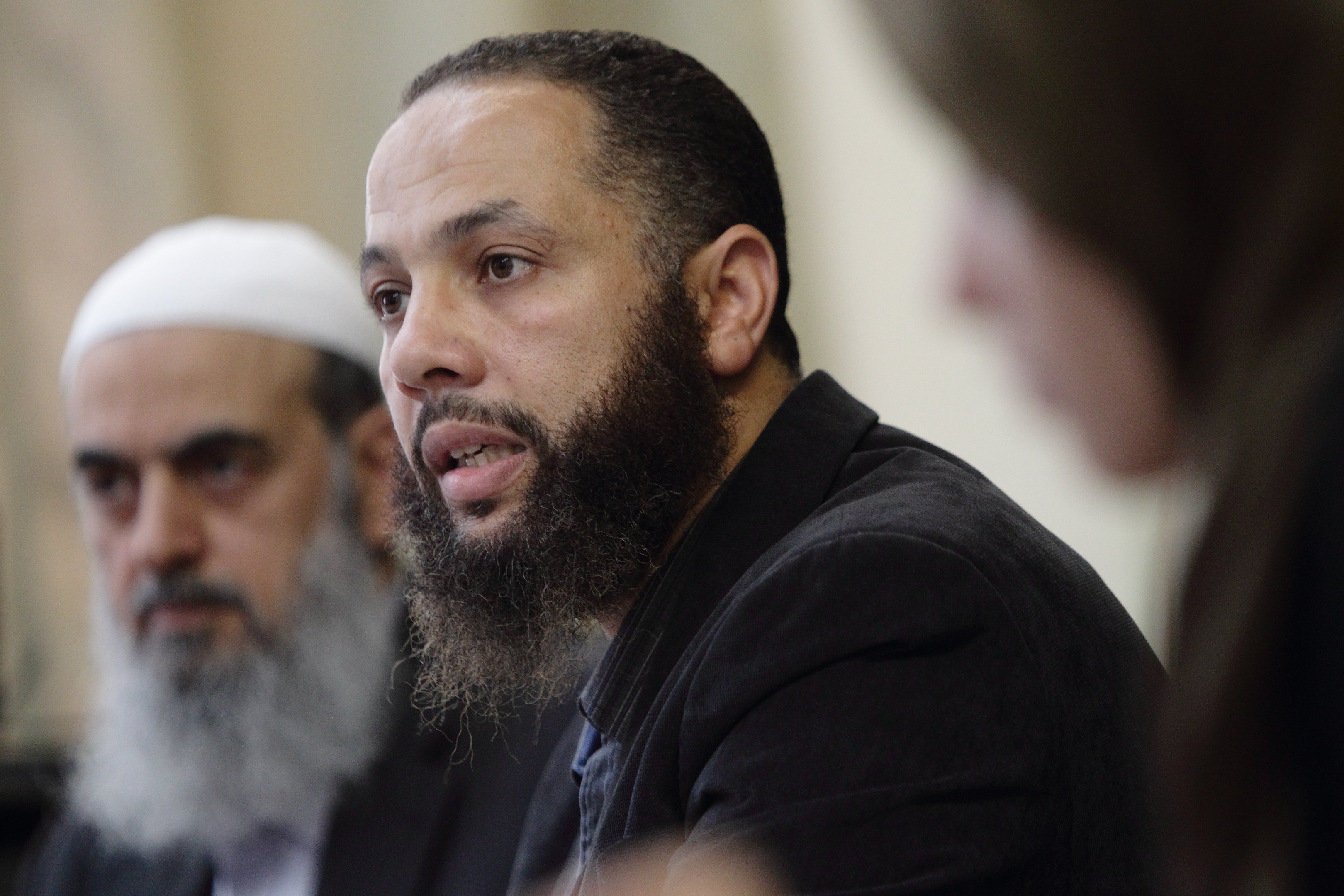 Loi 59: Adil Charkaoui se dit bâillonné