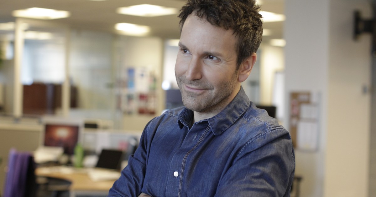 Éric Salvail suspend sa carrière indéfiniment