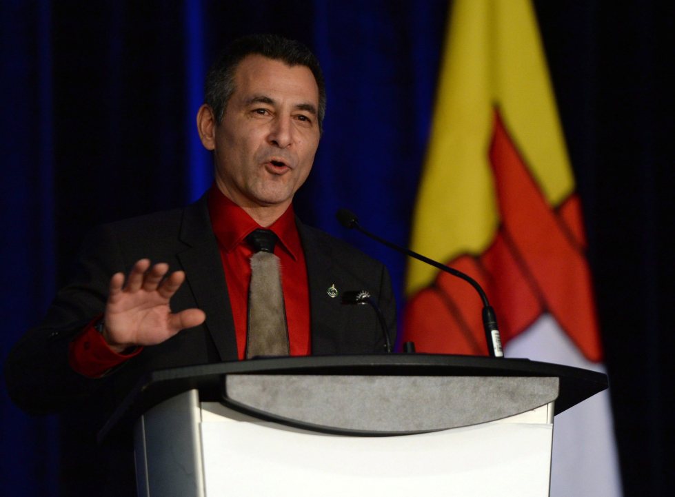 Hunter Tootoo est le premier ministre à répondre aux questions des ...