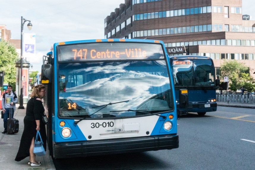 La STM réfute les allégations de réduction du service de bus