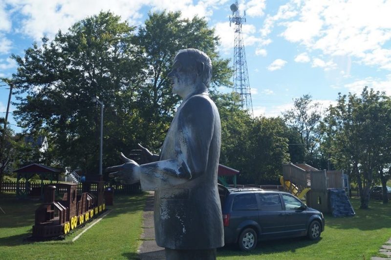 La statue de René Lévesque est vandalisée