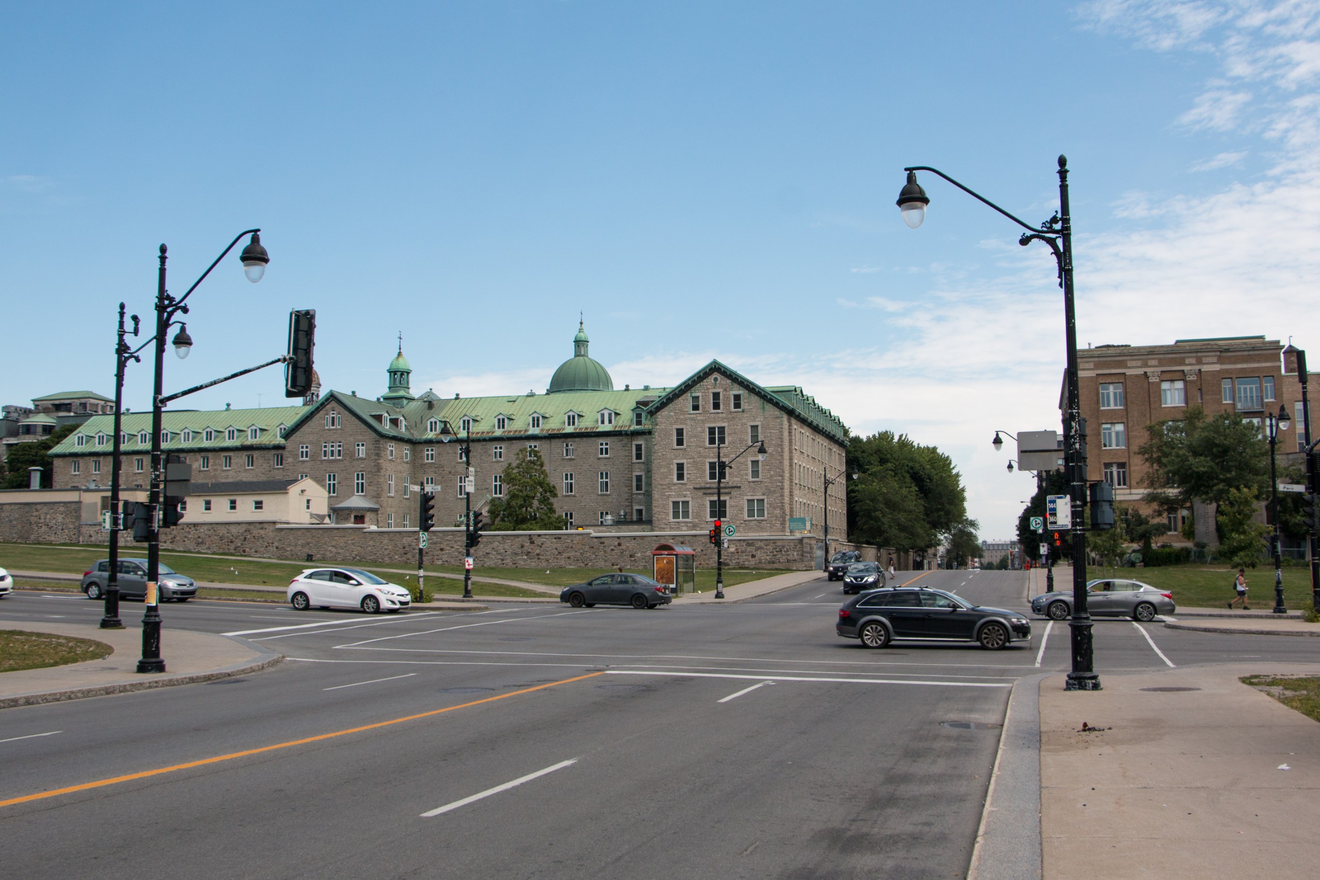 Le carrefour des avenues du Parc et des Pins, 10 ans plus tard