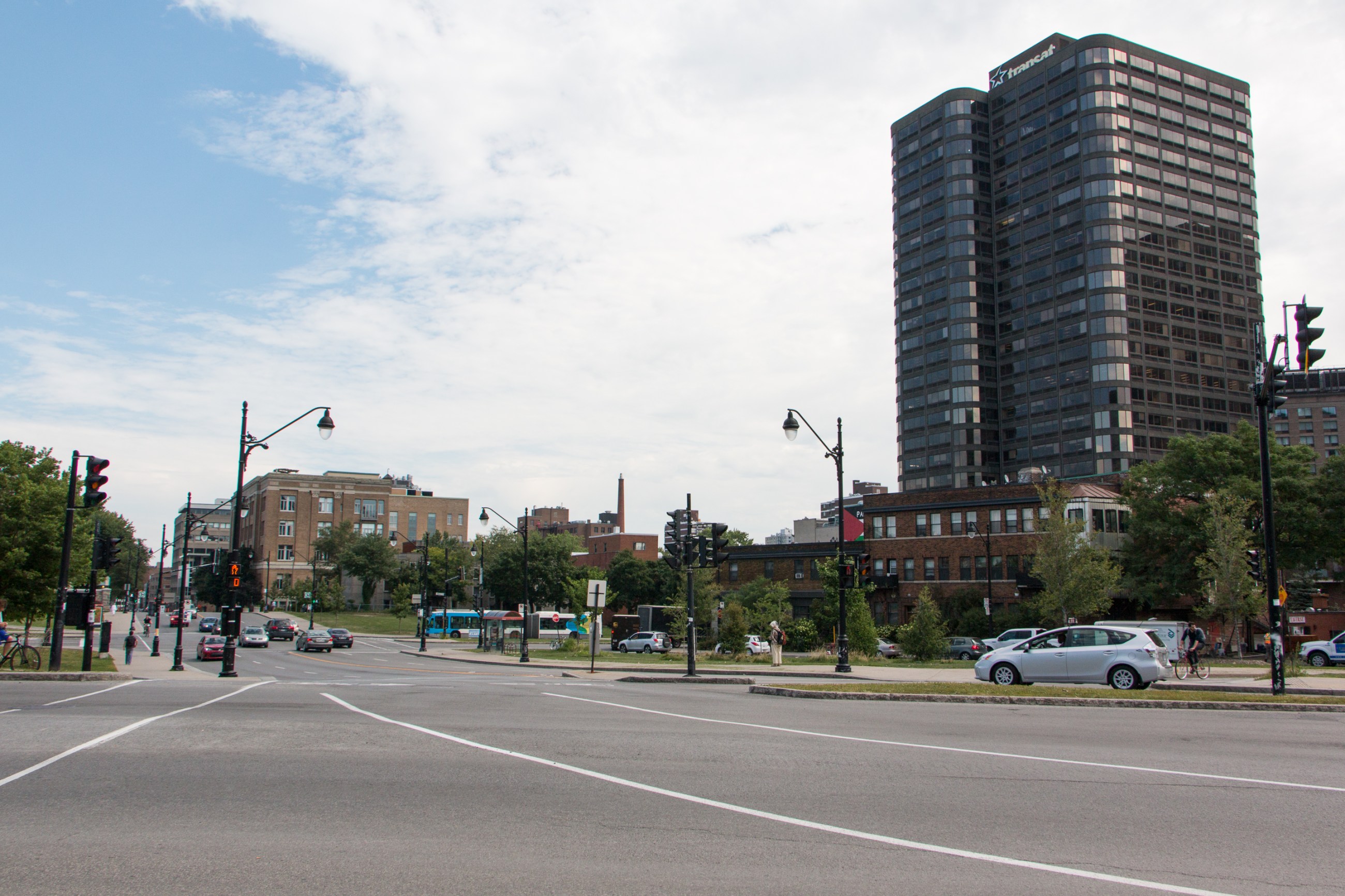 Le carrefour des avenues du Parc et des Pins, 10 ans plus tard