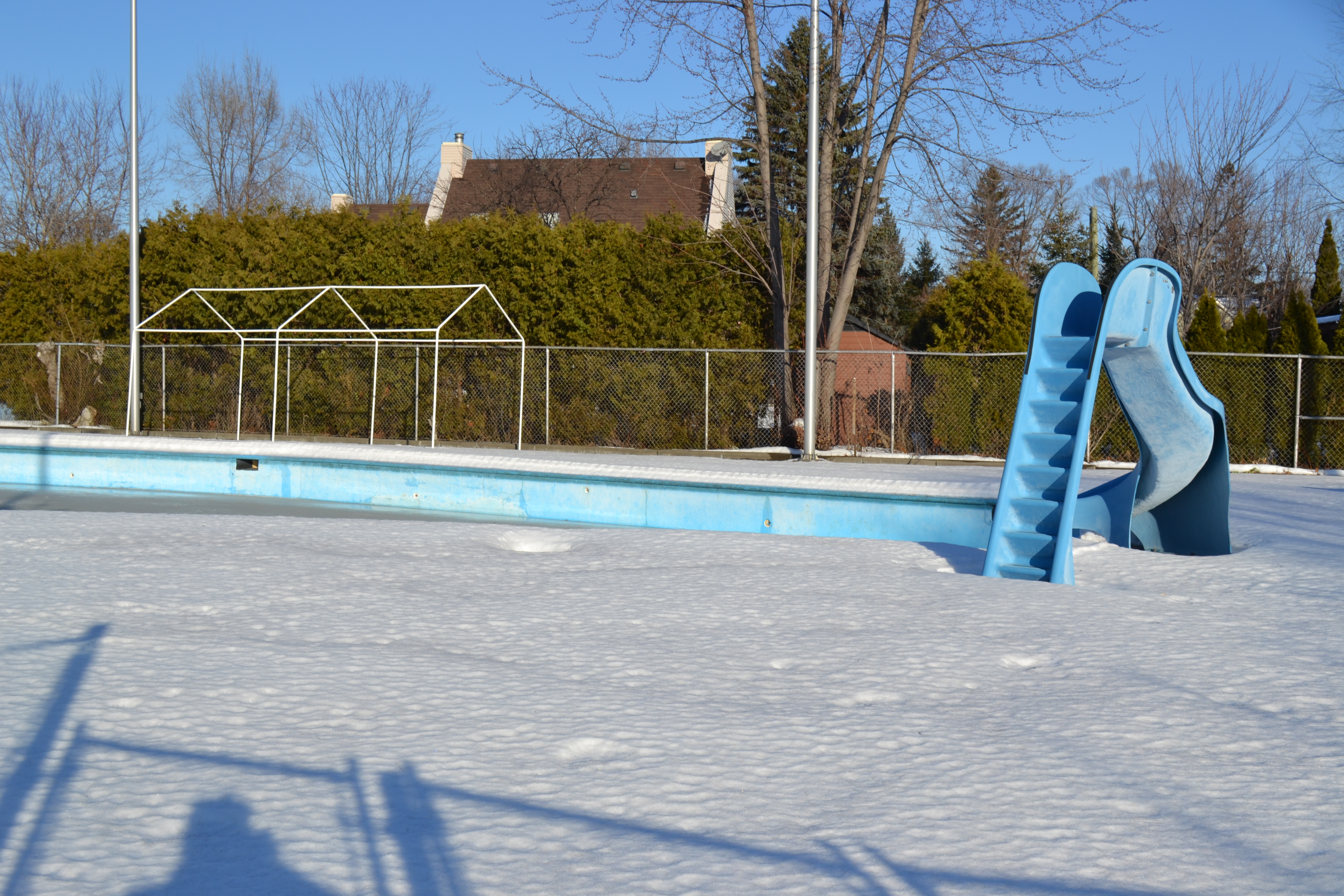 Deux piscines rénovées à Pointe-Claire
