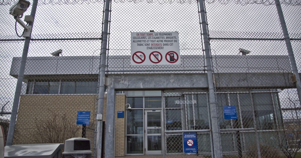 COVID-19 : la distanciation sociale se pratique aussi en prison