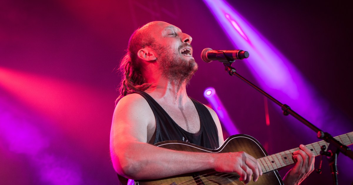 Soirée de feu avec Bernard Adamus. Santé!