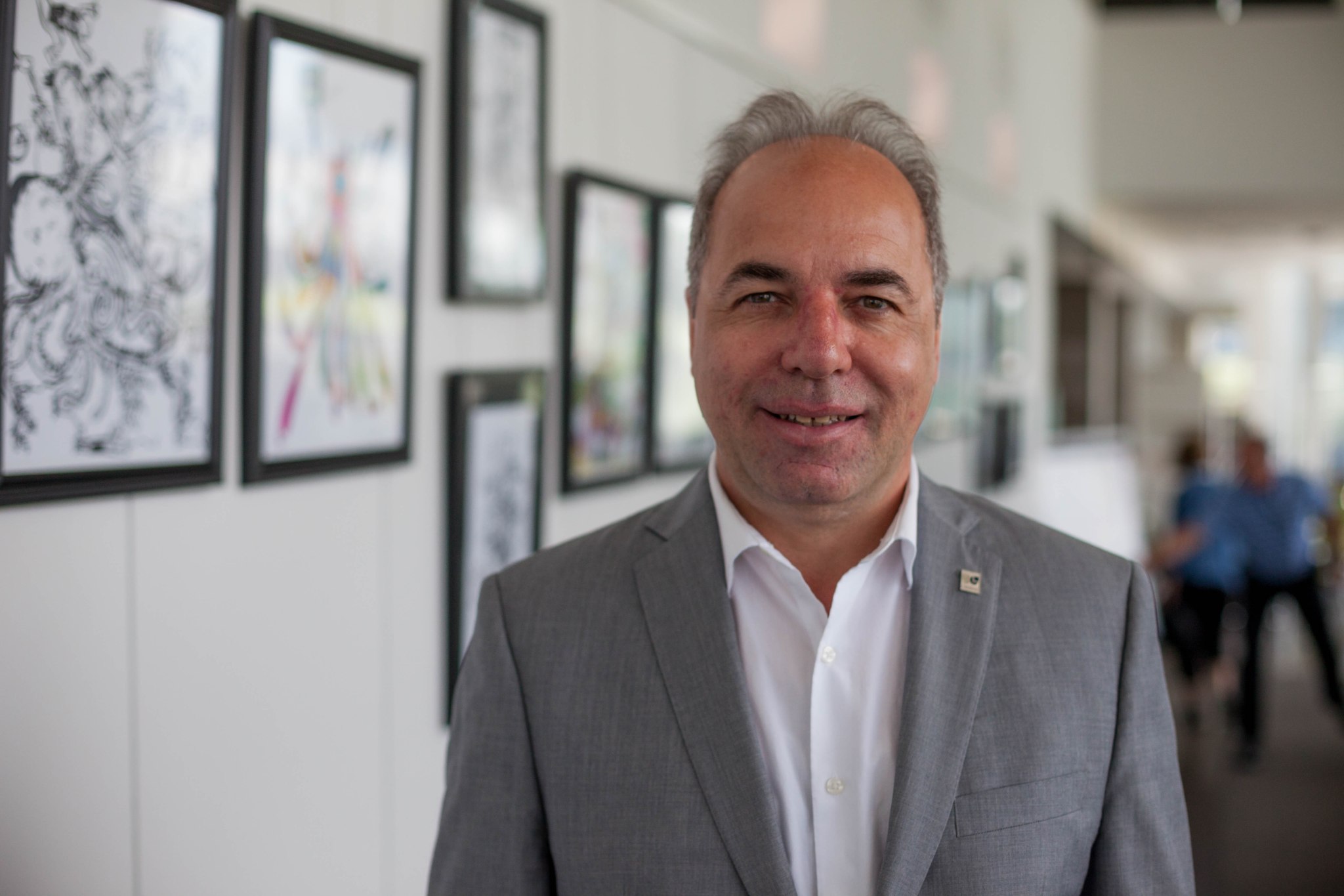 Claude Dauphin présente son équipe