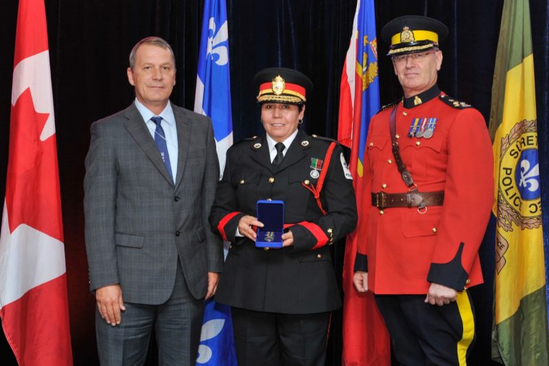 La seule femme autochtone présentement directrice de police reçoit la ...