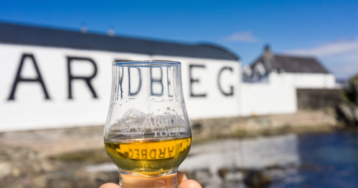 Un peu d'eau dans votre whisky? La chimie répond oui