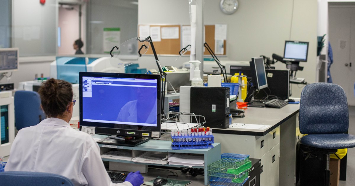 Visite exclusive d'un laboratoire d'analyses médicales à Saint-Laurent