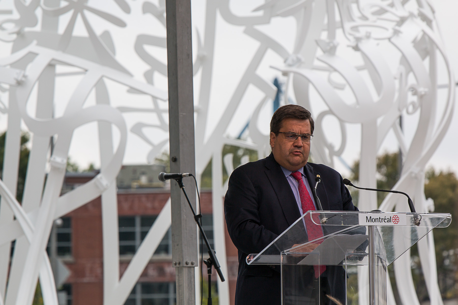 Près de 440 000$ pour écrire les discours de Denis Coderre