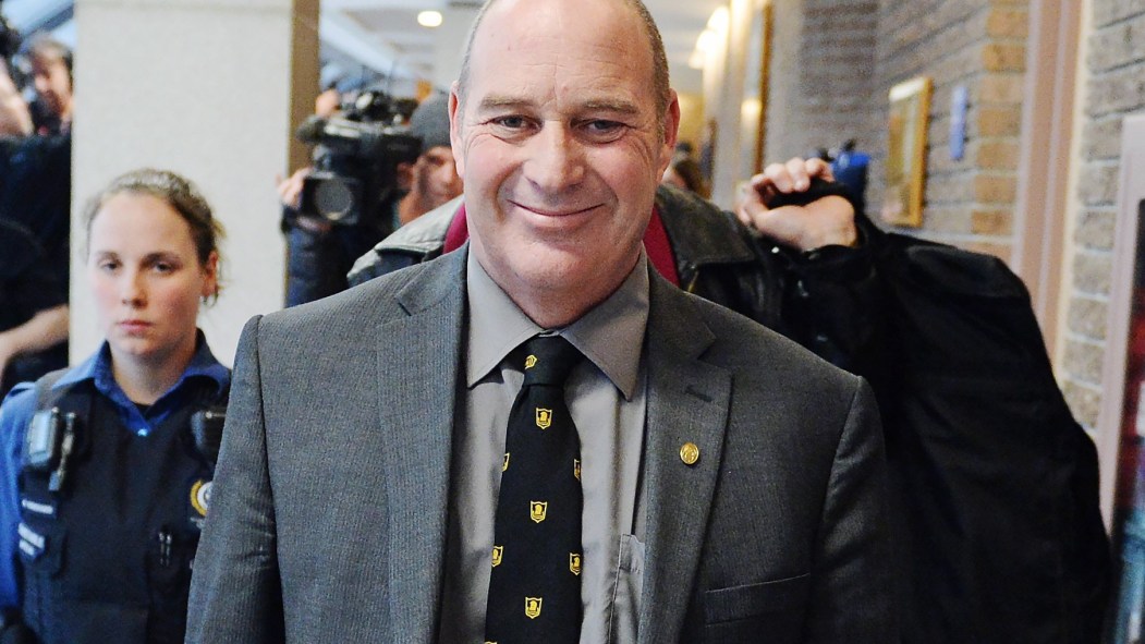 Le maire de Louiseville tend la main à Tom Harding