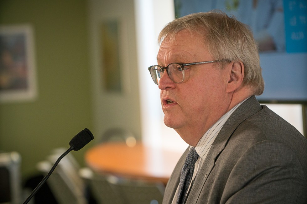 Gaétan Barrette se rend au CHSLD de Ste-Dorothée