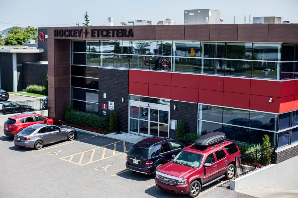 Expansion pour Hockey Etcetera à Ville Mont-Royal