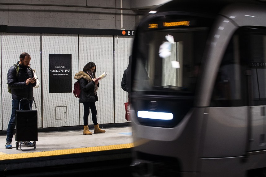 La STM lance une campagne de prévention du suicide dans le métro