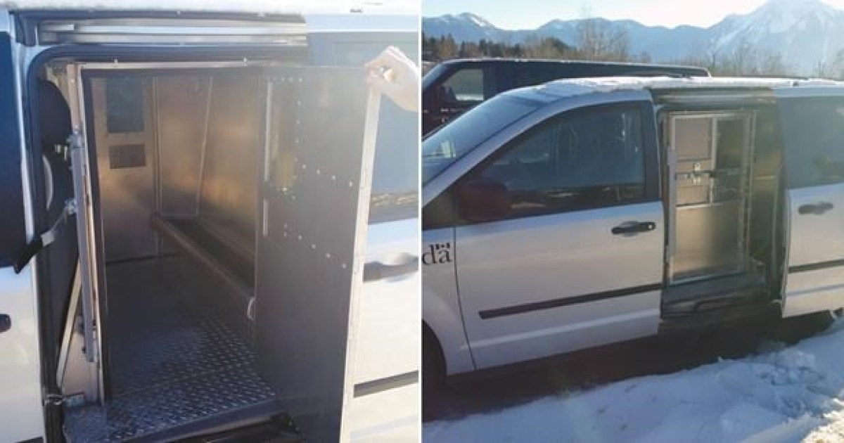 Sept heures confiné dans un fourgon cellulaire