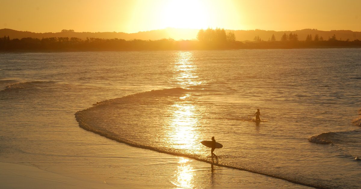Trois plages où apprendre le surf en Australie