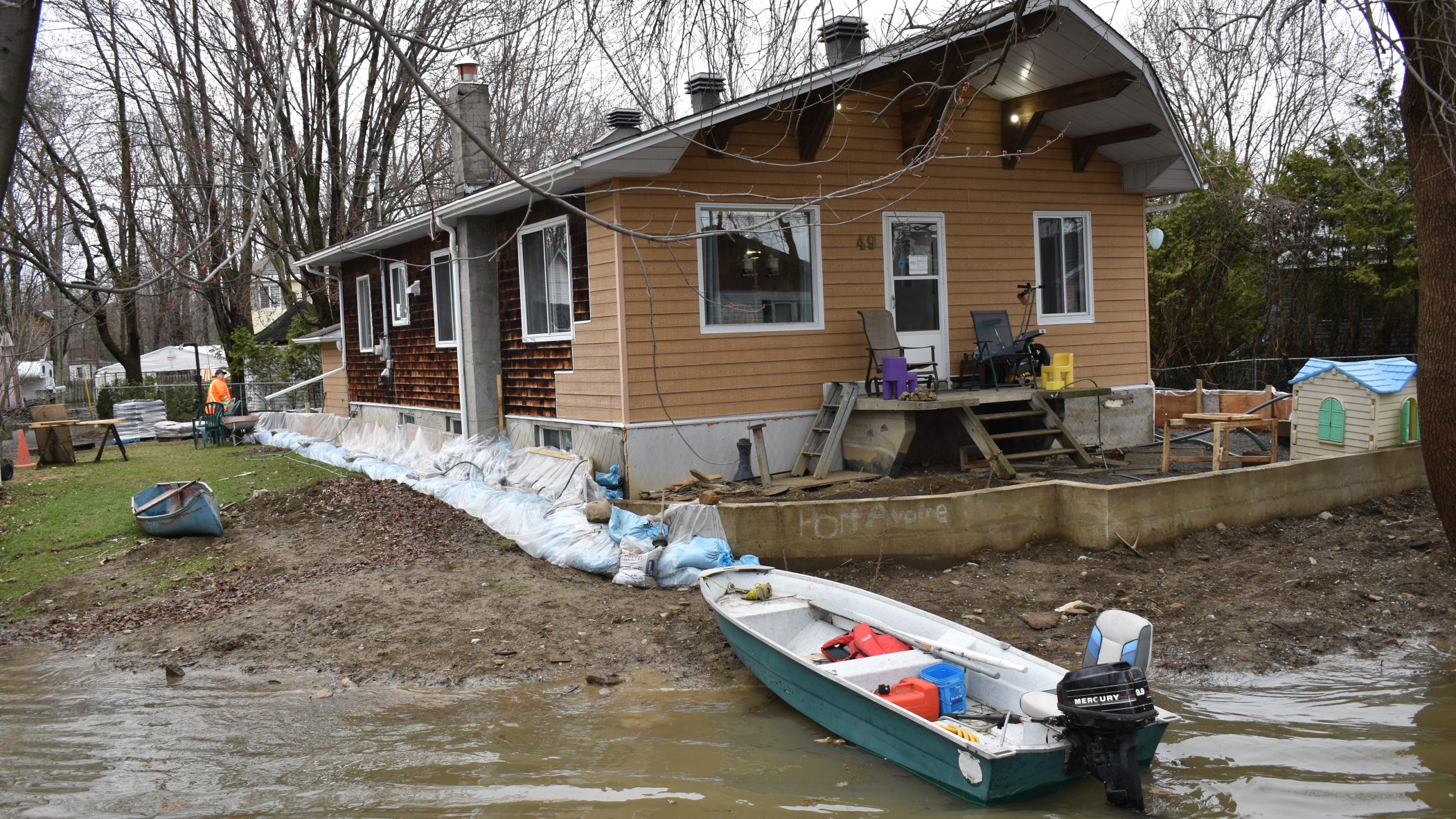 Inondations: Montréal prolonge l'état d'urgence