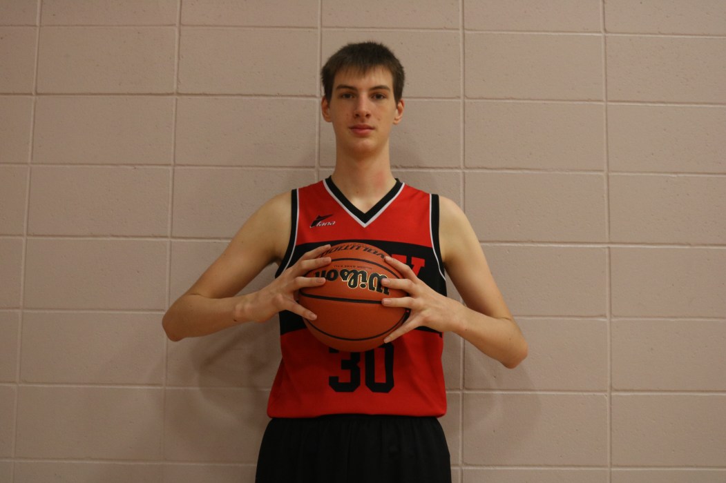 Olivier Rioux: 13 ans et déjà la taille d’un joueur de la NBA