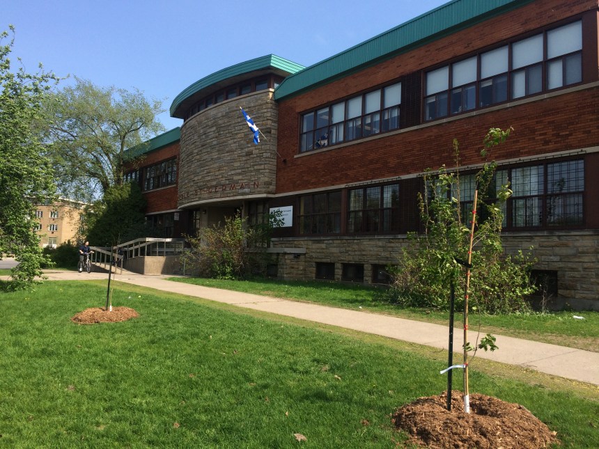 Bulletins stables pour deux écoles secondaires de Saint-Laurent