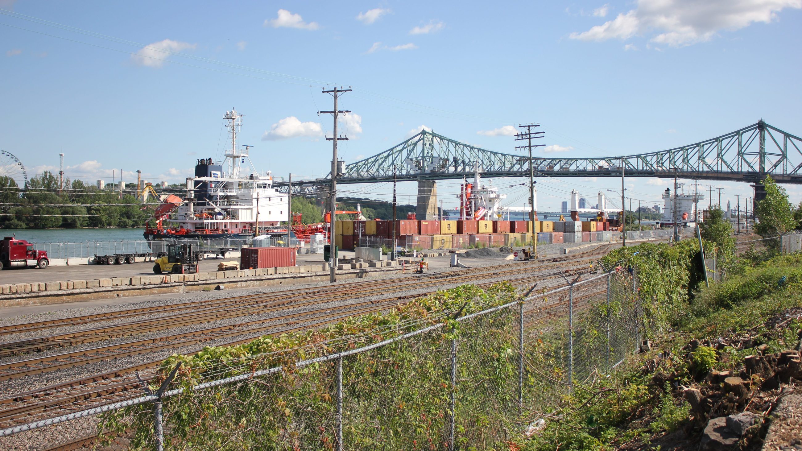 Trêve et entente de principe avec des syndicats du Port de Montréal