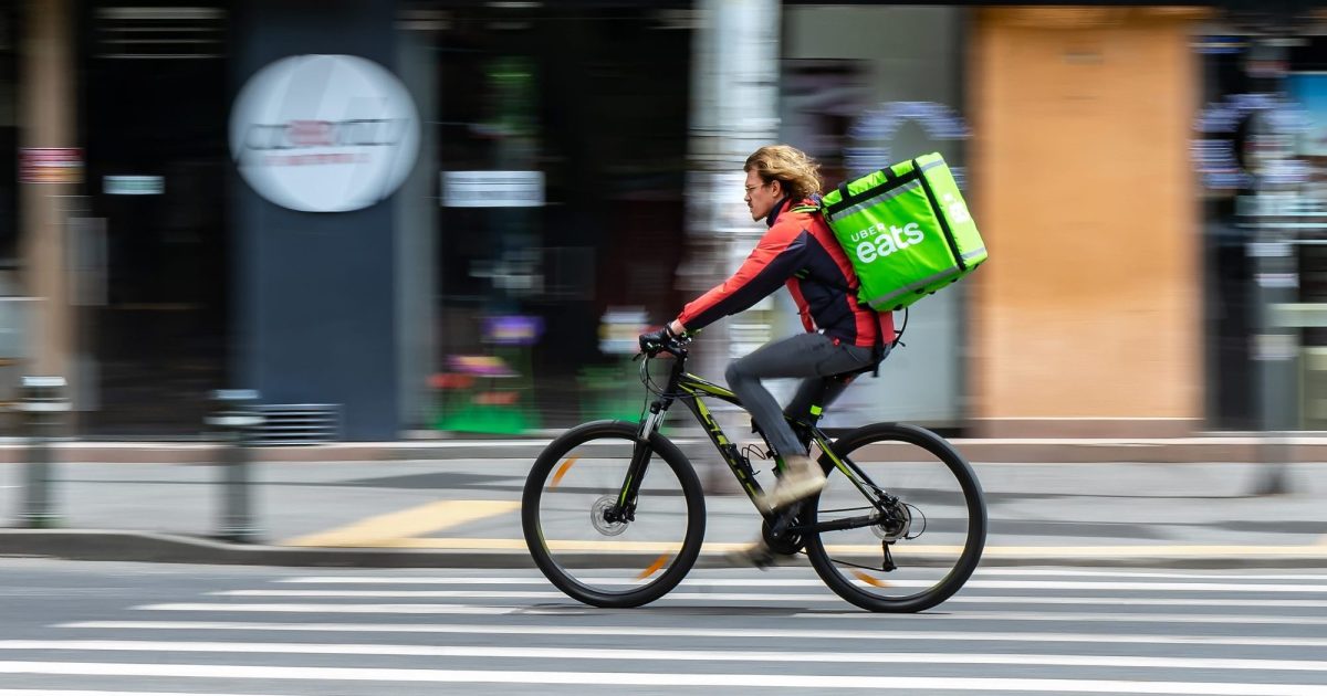 Recours collectif contre Uber Eats pour surfacturation au Québec