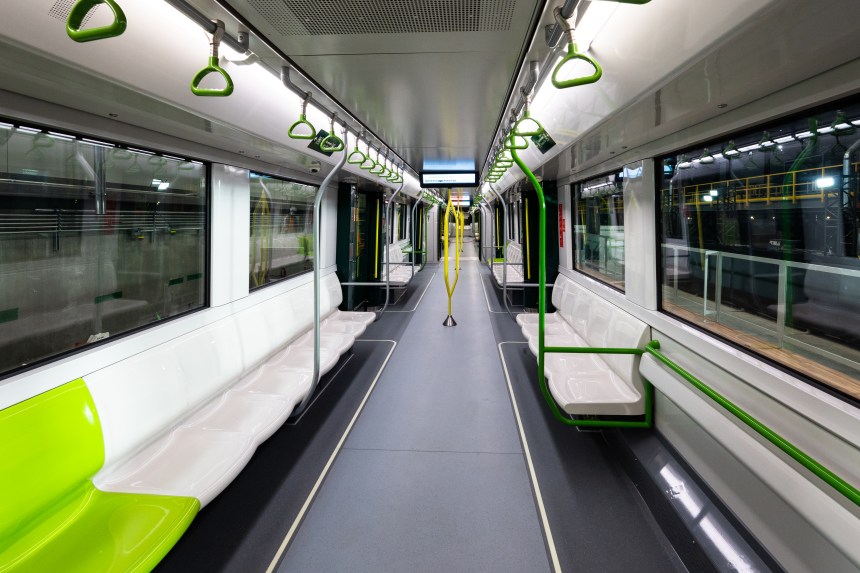 Les premières voitures du REM dévoilées | Journal Métro