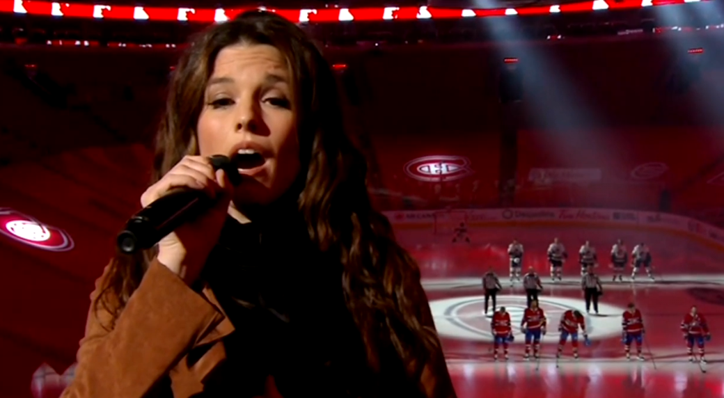 La chanteuse country Brittany Kennell au Centre Bell