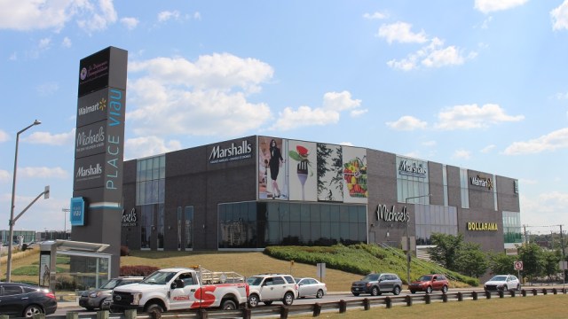 Place Viau, la moitié de ses locaux toujours à louer