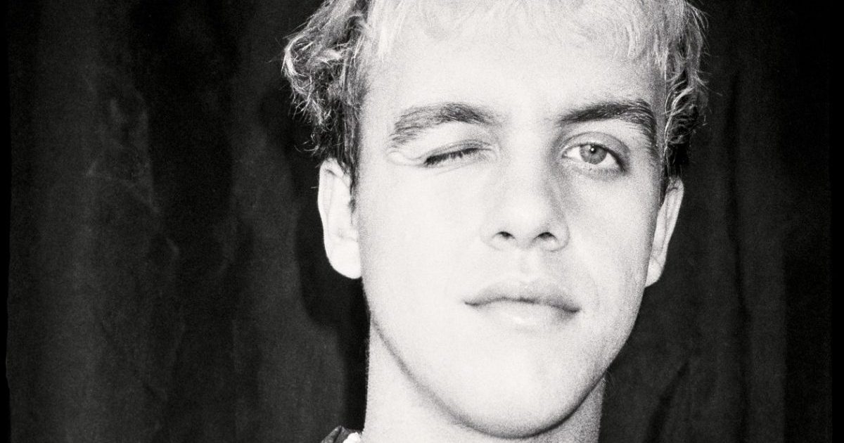 Les Louanges fait sa rentrée avec «Chaussée» et annonce une tournée