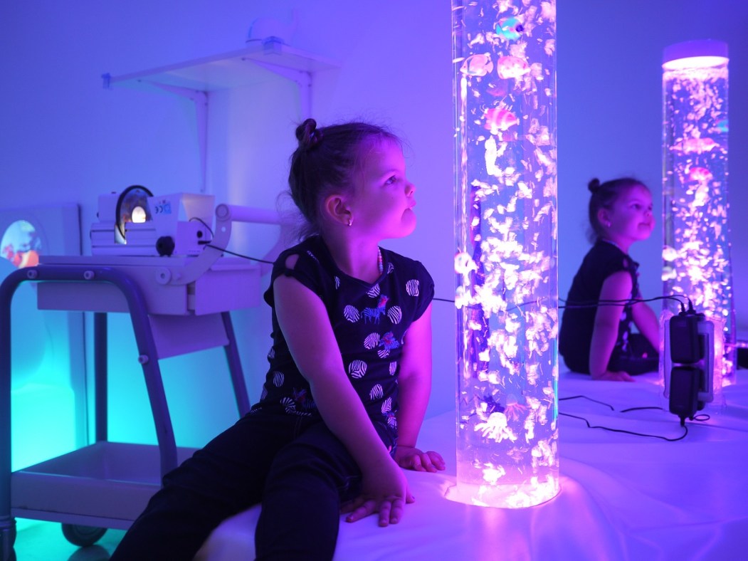 Un CPE aménage une salle sensorielle pour apaiser les enfants