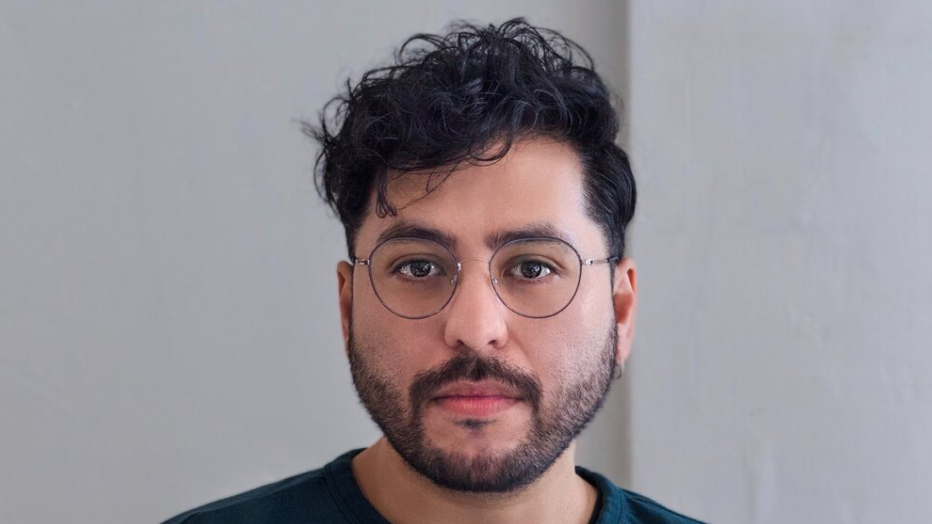 Nicholas Dawson reçoit le Grand Prix du livre de Montréal 2021