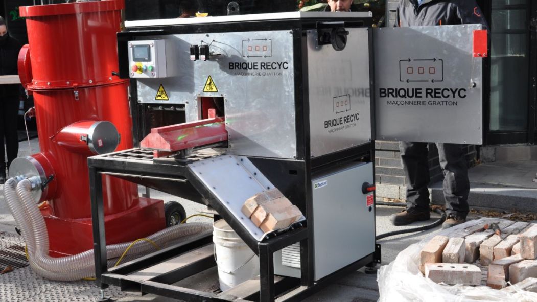 La machine Brique Recyc opérationnelle sur les chantiers
