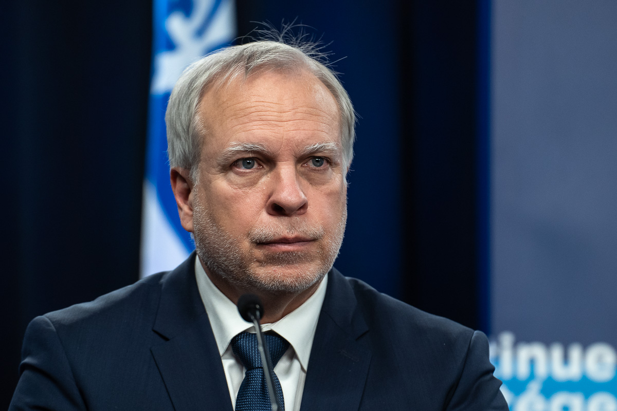 Le Dr Luc Boileau appelle à la vigilance devant l'arrivée du variant BA2