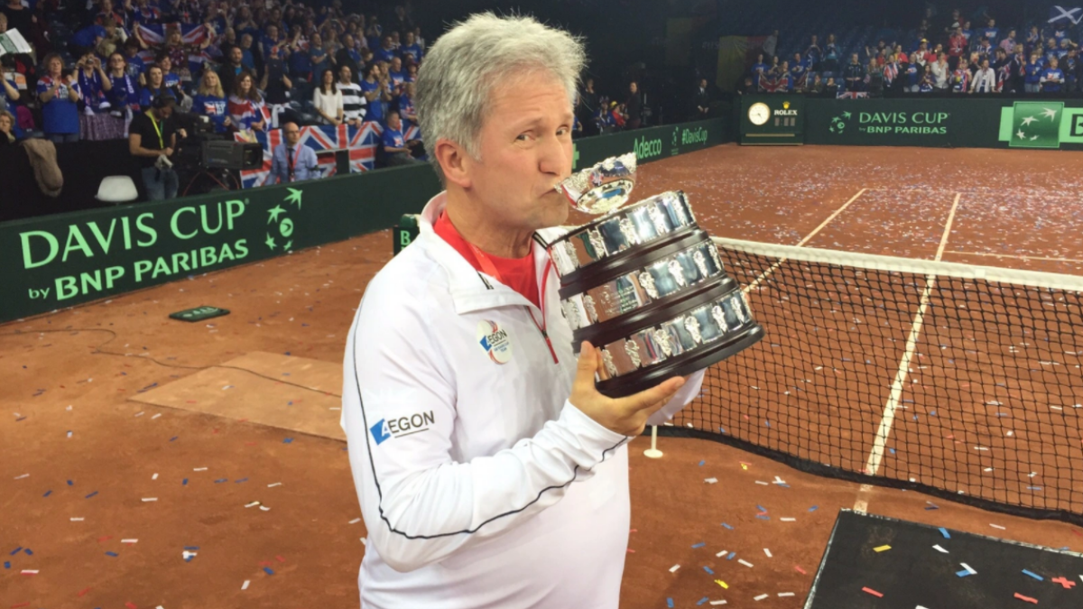 Louis Cayer récompensé pour son apport au tennis