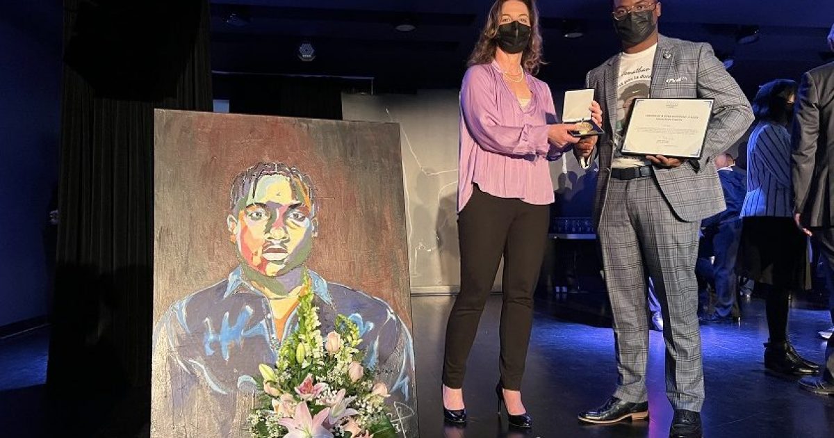 Une médaille et une bourse à la mémoire de Riley Jonathan Valcin