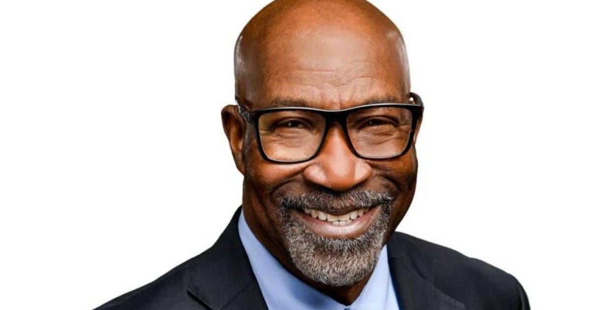 Errol Johnson, de la politique à la musique