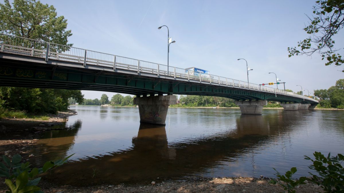 Le pont Jacques-Bizard sera déconstruit en 2025