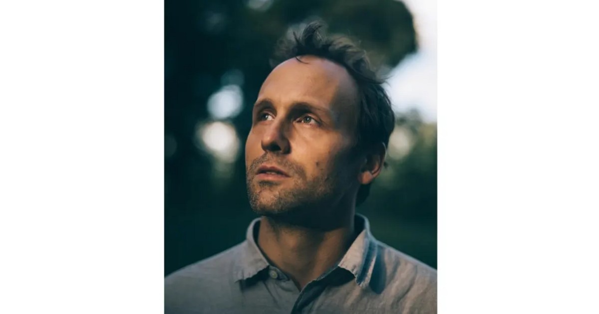 À mains nues - Émile Proulx-Cloutier - Série Sacré Cabaret | Journal Métro