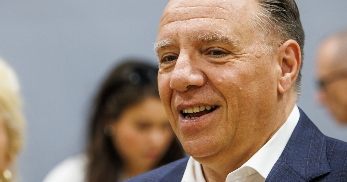Legault évite de parler d'économie en ligne