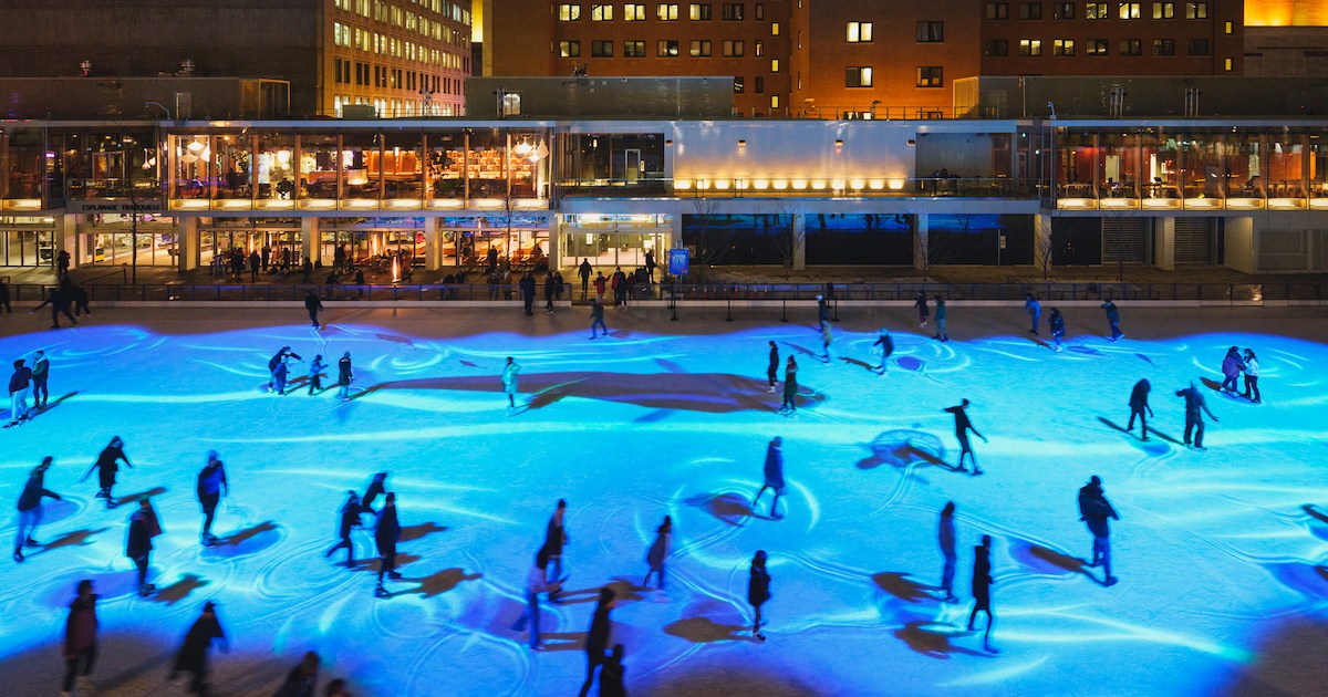 La patinoire illuminée du centre-ville est de retour!
