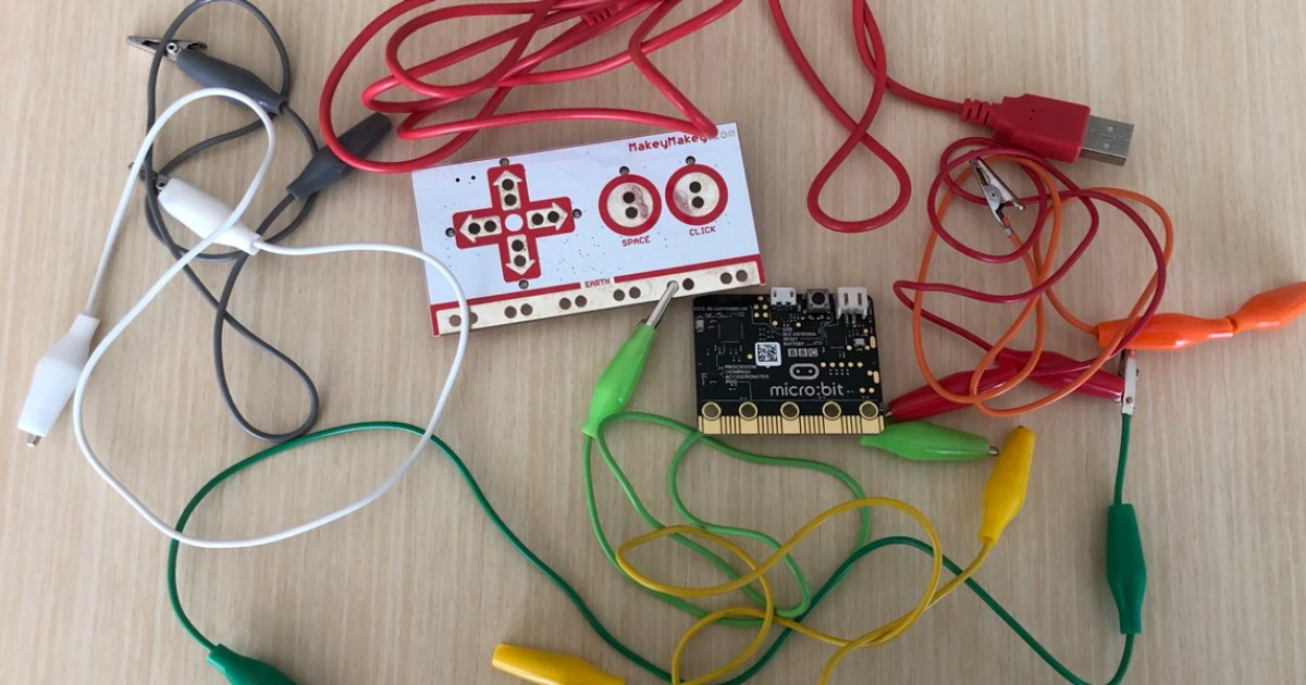Fabricathèque : Initiation à l'électronique avec Makey Makey et Microbit | Journal Métro