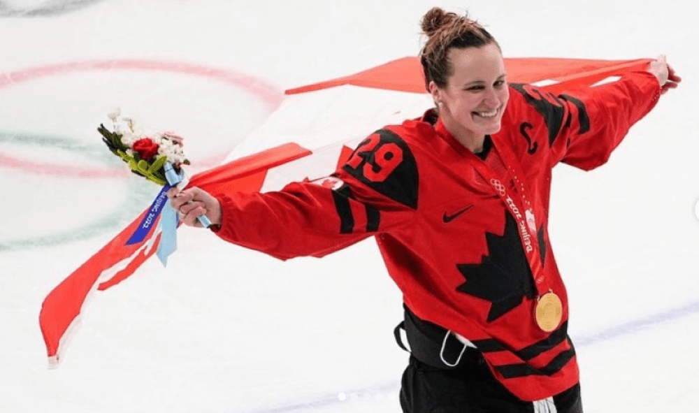 Marie-Philip Poulin nommée l’athlète de l’année au Canada