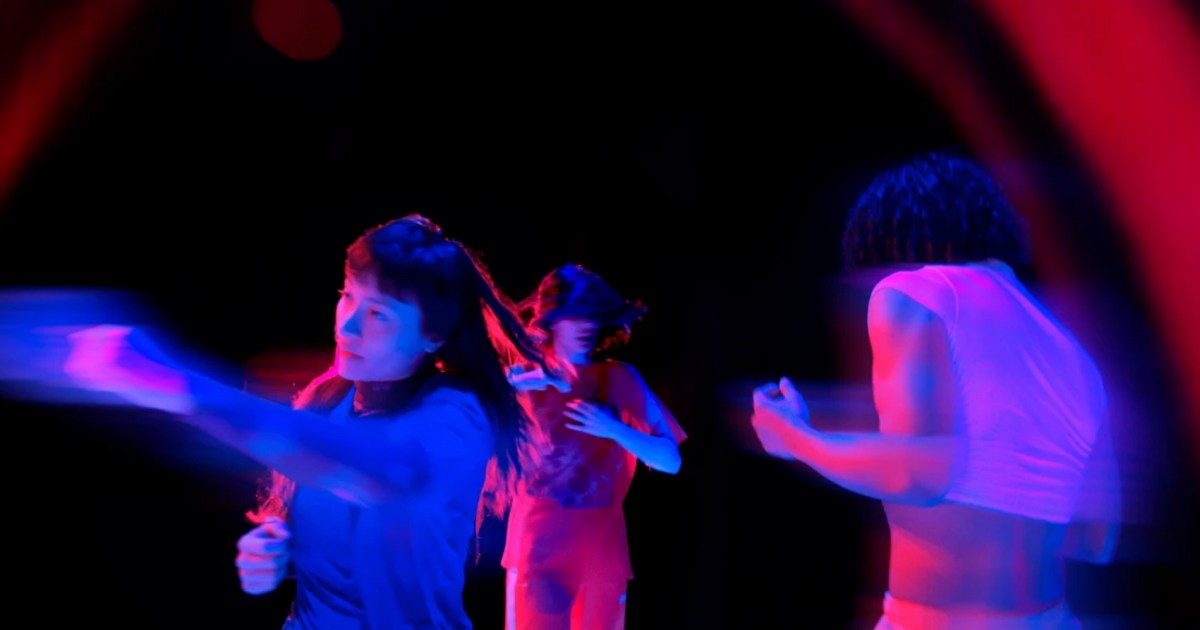 Dog Rising - Clara Furey | Journal Métro