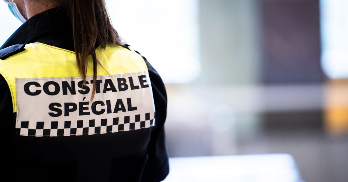 Du poivre de cayenne pour les constables dans le métro?