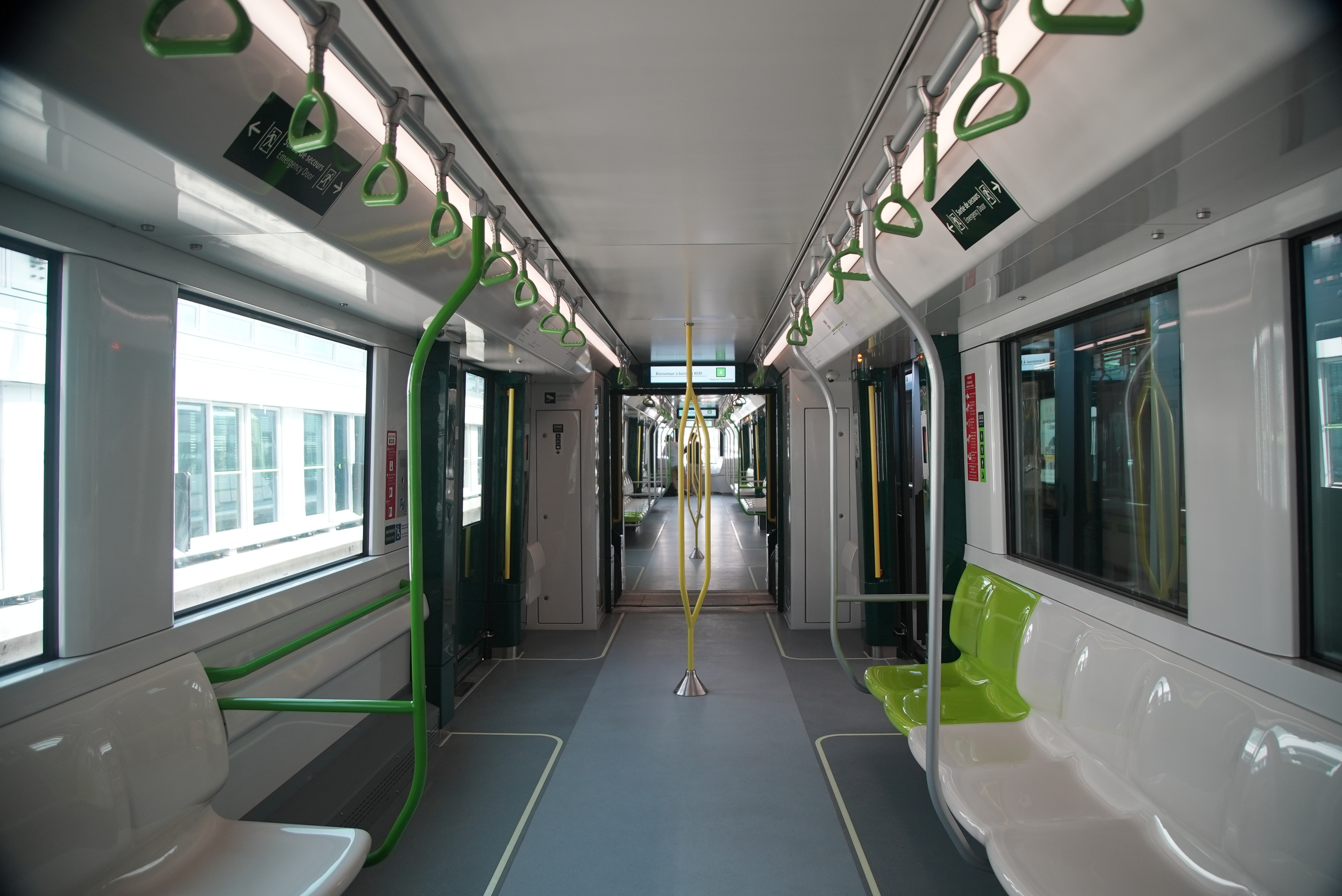 Qu'est-ce qui différencie le REM du métro?